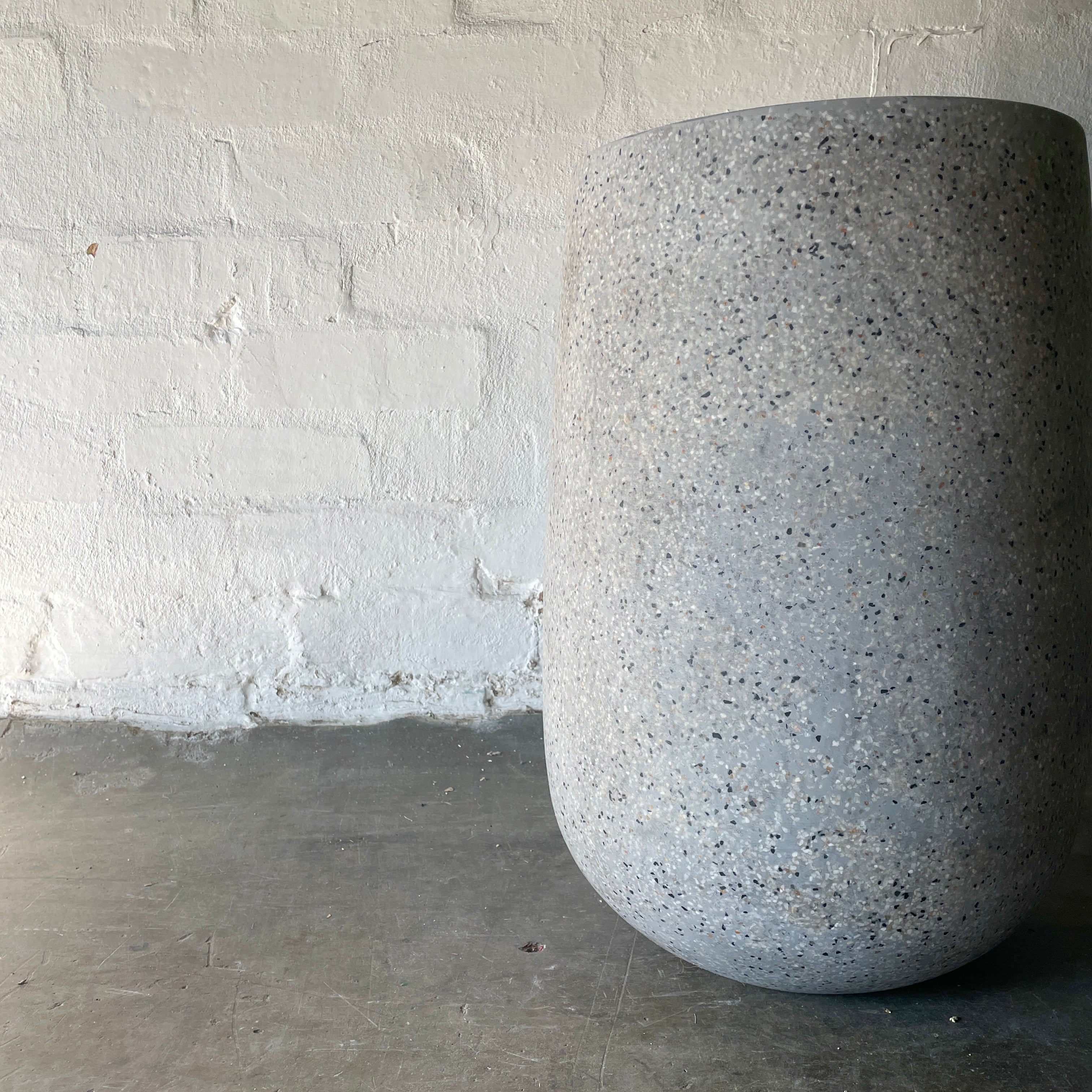 Extra Large Pots for Indoor & Outdoor Plants